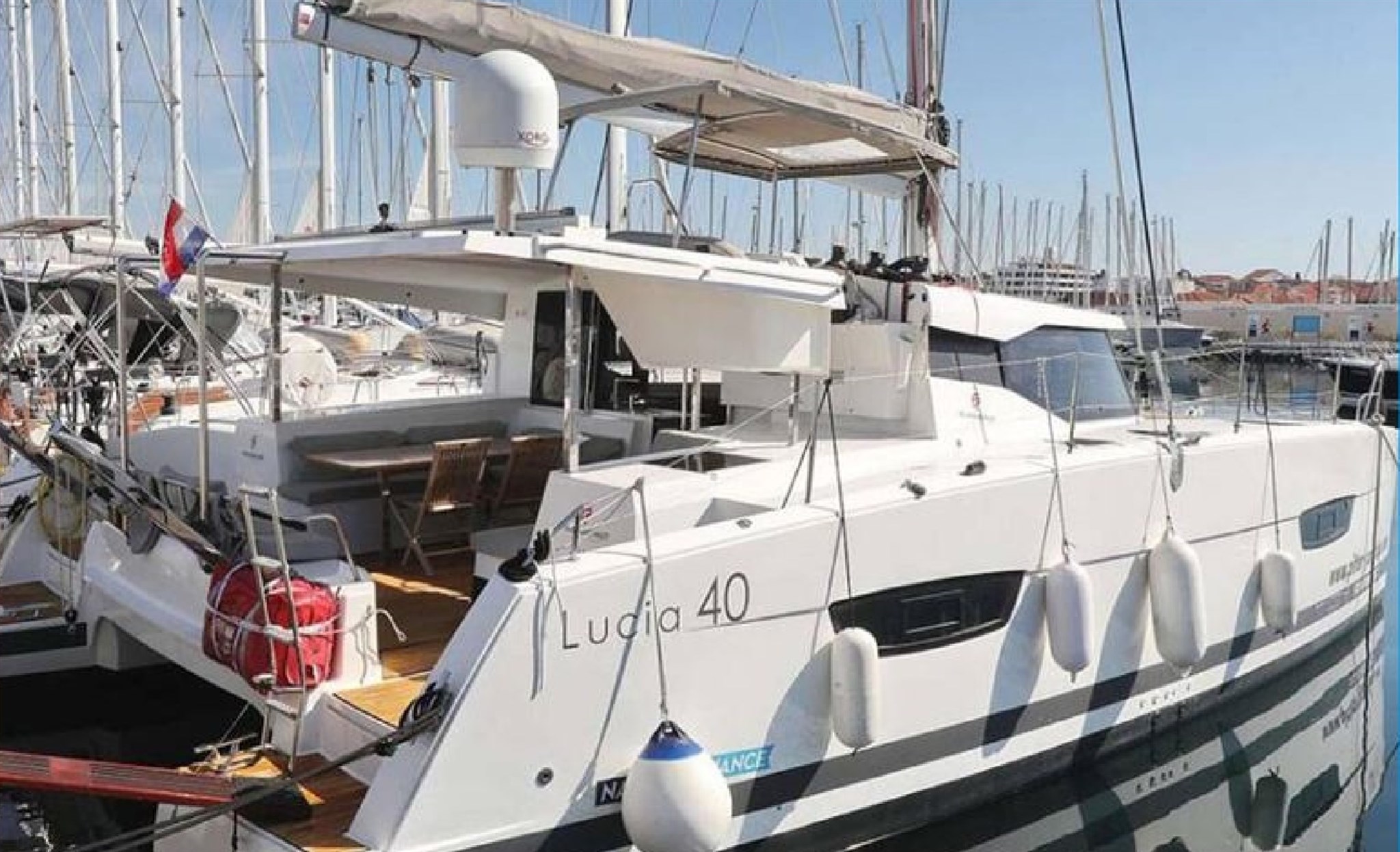 Fountaine pajot lucia 40 bateau d'occasion à vendre, référence annonce ...