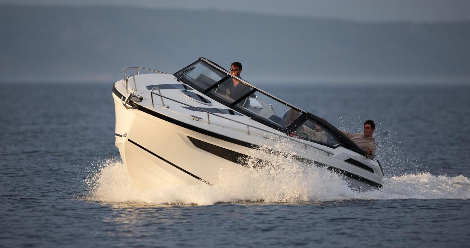 Parker 800 cruiser bateau neuf vendu, référence annonce 1116 Zeboat