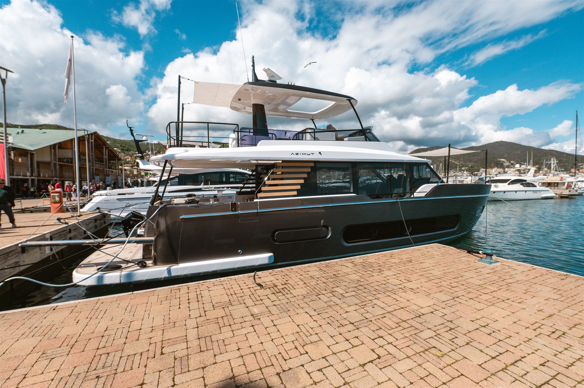 Azimut magellano 60 my 2024 bateau neuf à vendre, référence annonce ...